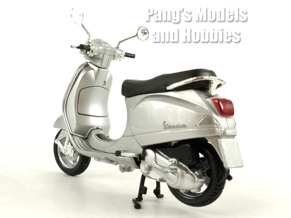 Vespa LX 125 Scooter 1/18 Scale Diecast Metal Model by Maisto – Pang's ...