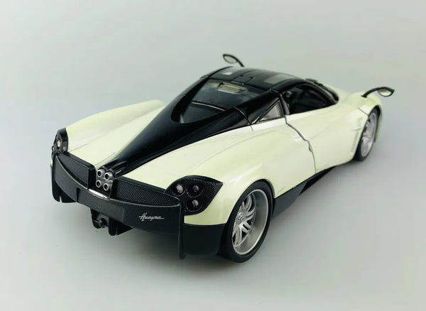 Pagani Huayra Peal White - 1/24 Scale Diecast Metal Model by Welly ...
